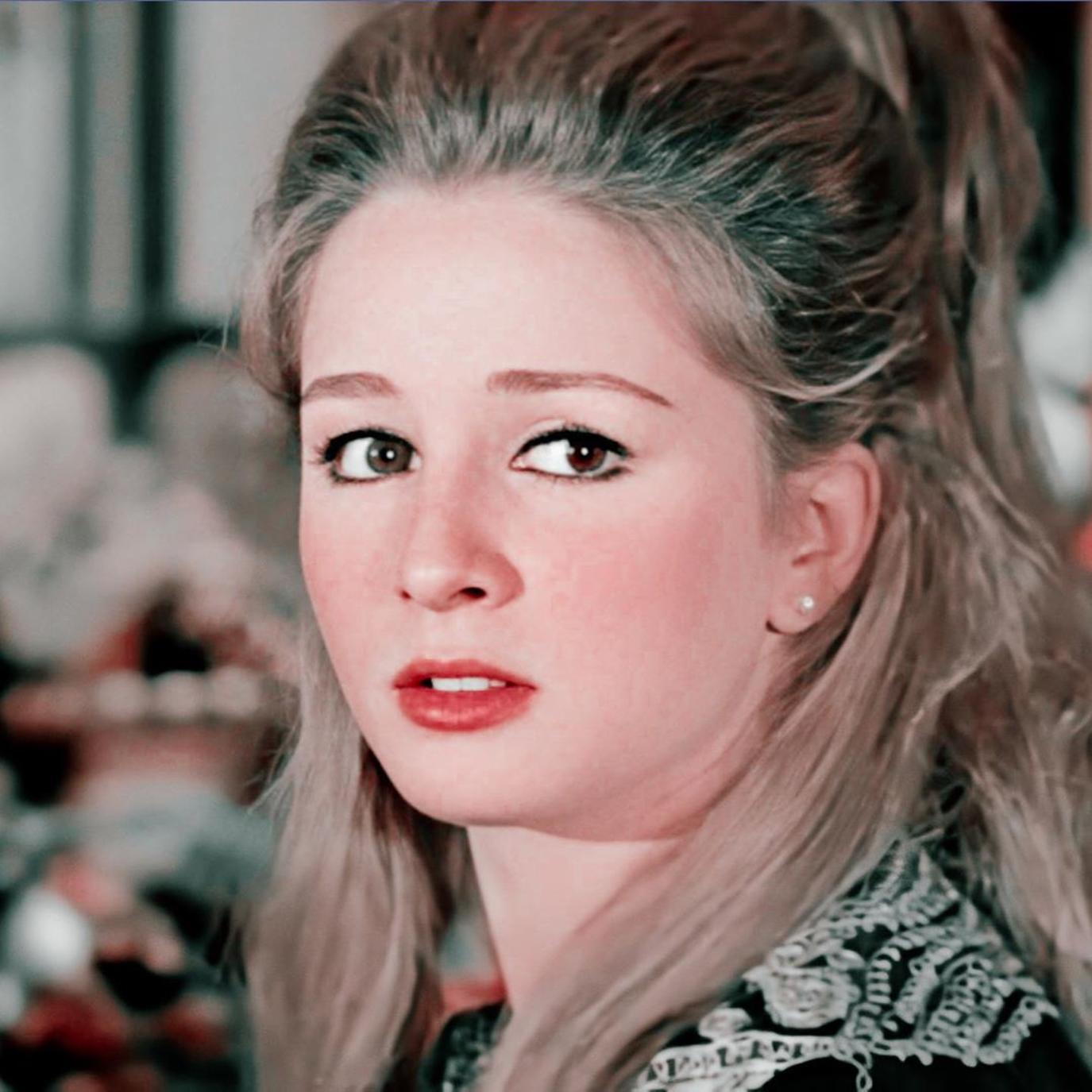 في عيد ميلادها الـ70.. شاهد الفنانة نجلاء فتحي في أحدث ظهور لها وكيف ...