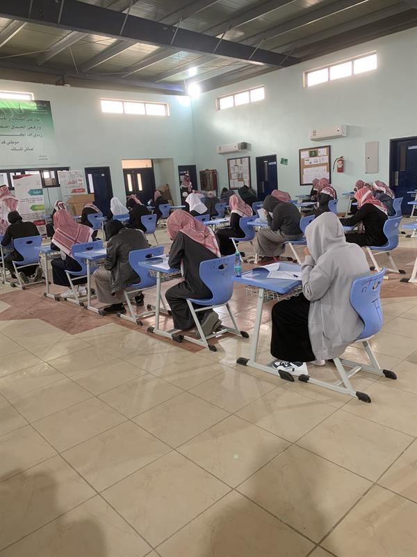 بدء الاختبارات الحضورية للفصل الدراسي الثاني لجميع المراحل الدراسية-صور ...