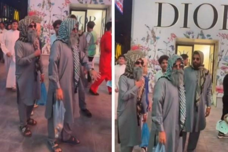 شاهد شبان يرتدون الزي الباكستاني أثناء الاحتفال بفعالية ويكند الرعب في