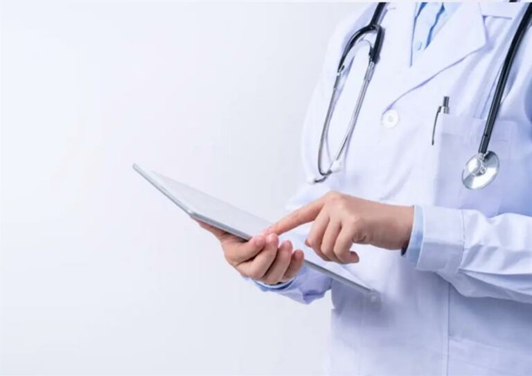 بسبب خطأ طبي.. محكمة تلزم طبيبًا وطبيبة بتعويض مواطنة بـ52.5 ألف ريال ...