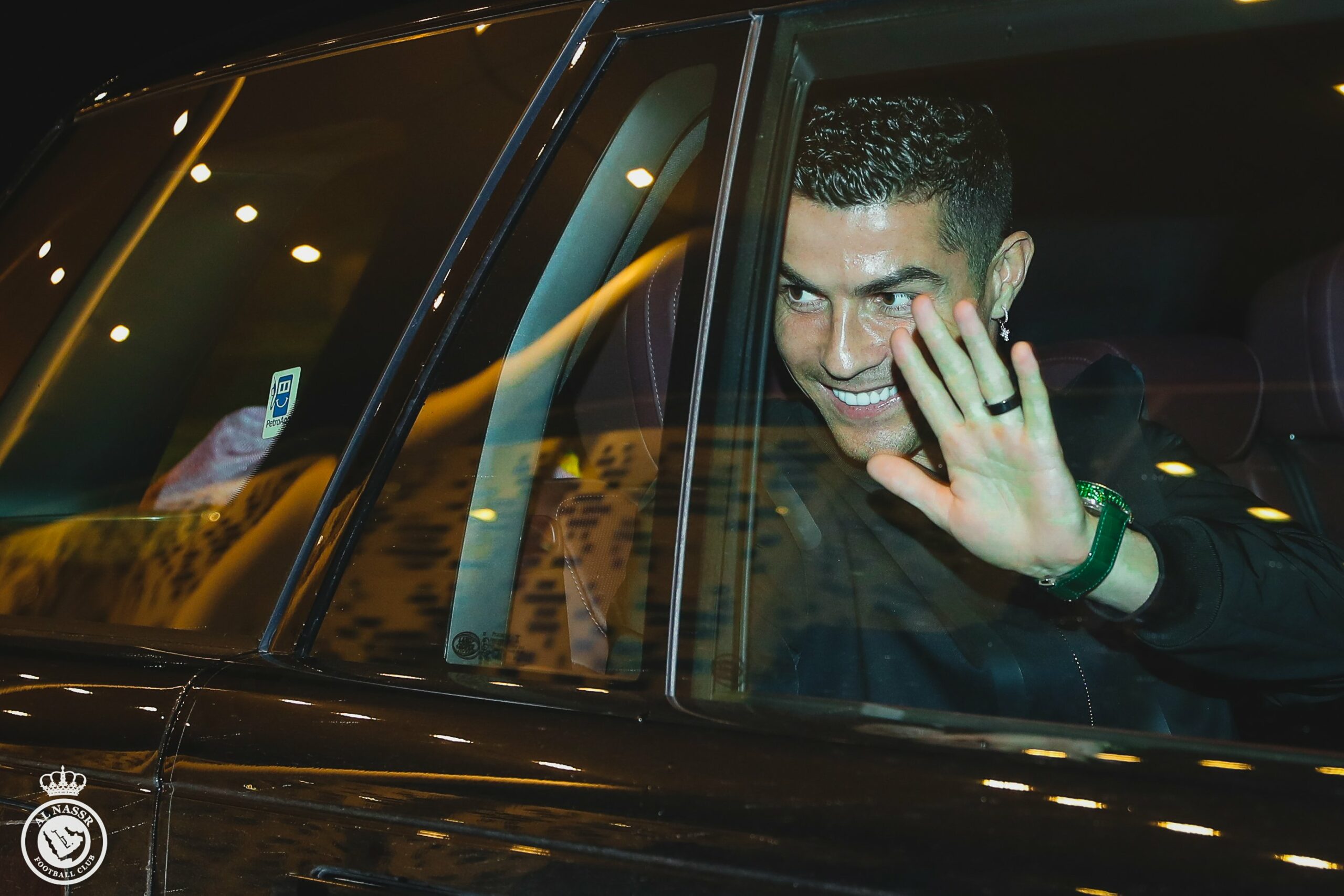 شاهد نادي النصر ينشر صور جديدة لـ كريستيانو رونالدو بعد وصوله مطار الرياض