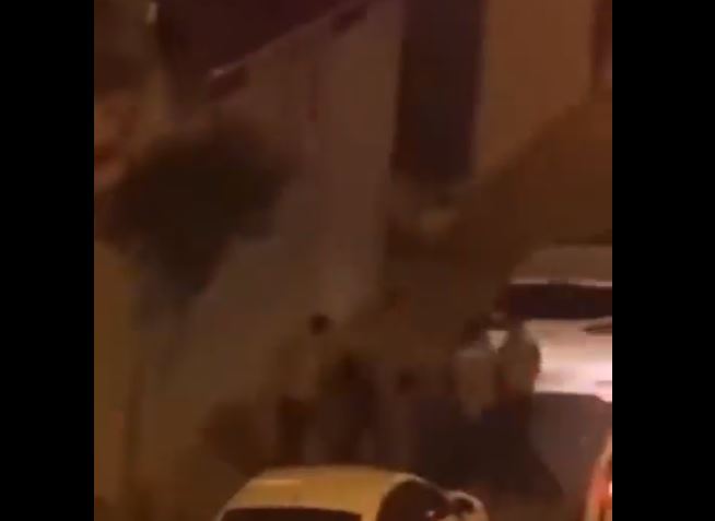 فيديو متداول يثير الغضب شاهد لحظة اعتداء الشرطة التركية على مصري